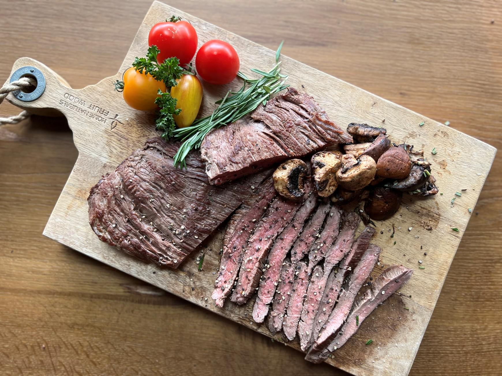 Rodeo Ranch Quality Flank Steak mit Kräuter-Champignons - Rezepte ...