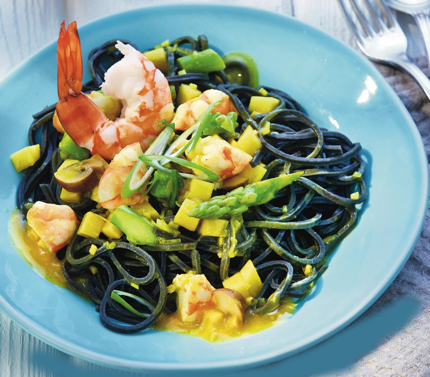 Schwarze Tagliarini mit Mermaid Black Tiger Garnelen - Rezepte ...